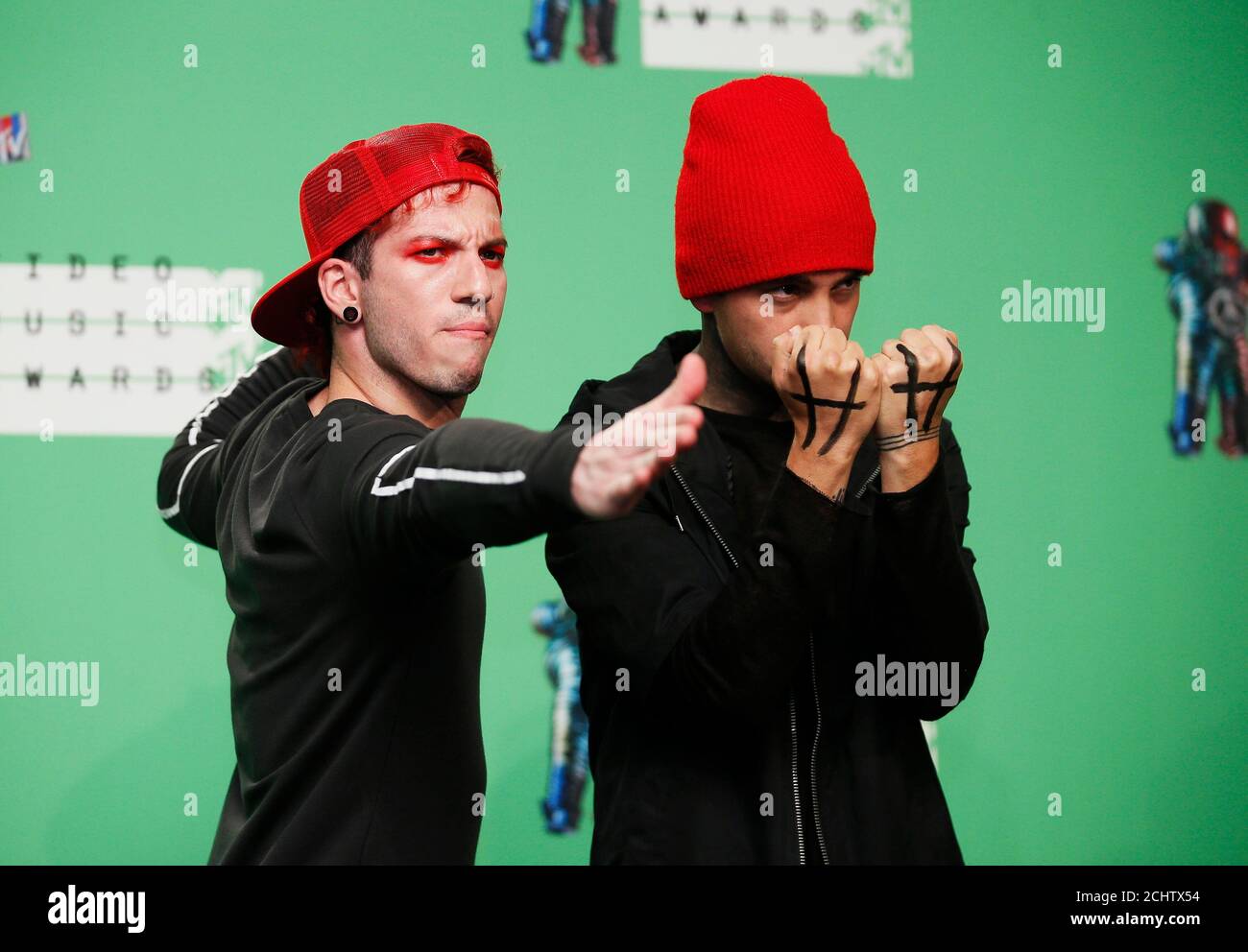 Josh dun tyler joseph band hi-res stock photography and images - Alamy