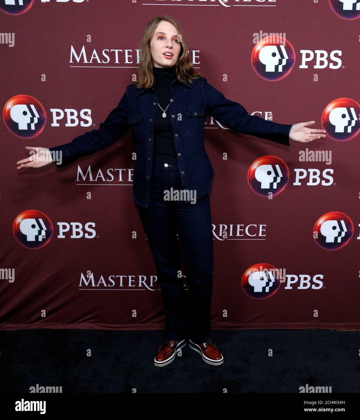 Maya hawke little women hi-res stock photography and images - Alamy