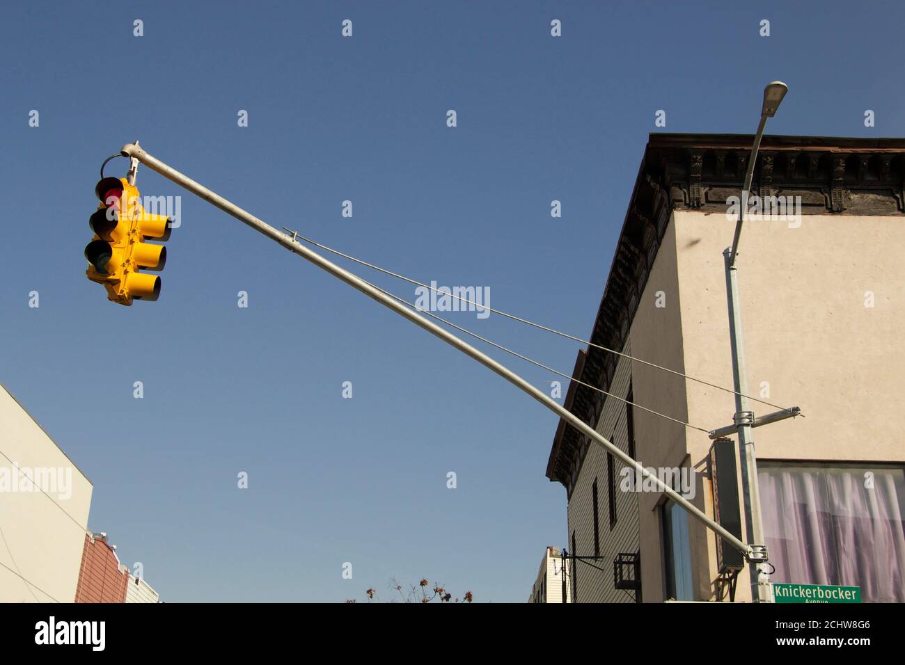 A red traffic light at a Brooklyn intersection Stock Photo - Alamy