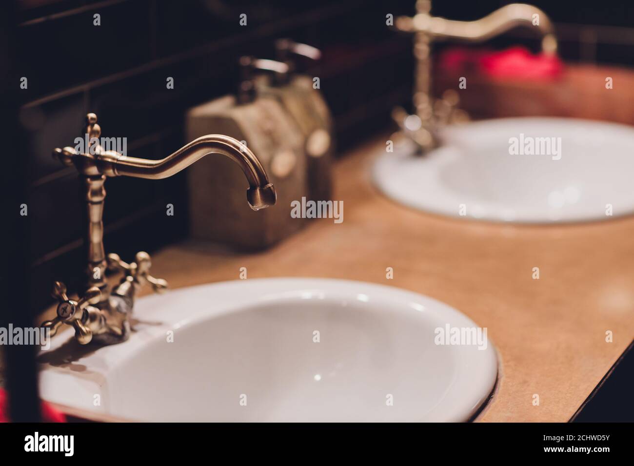 Modern european ceramic sink, Washstands with photocells, Luxury public ...