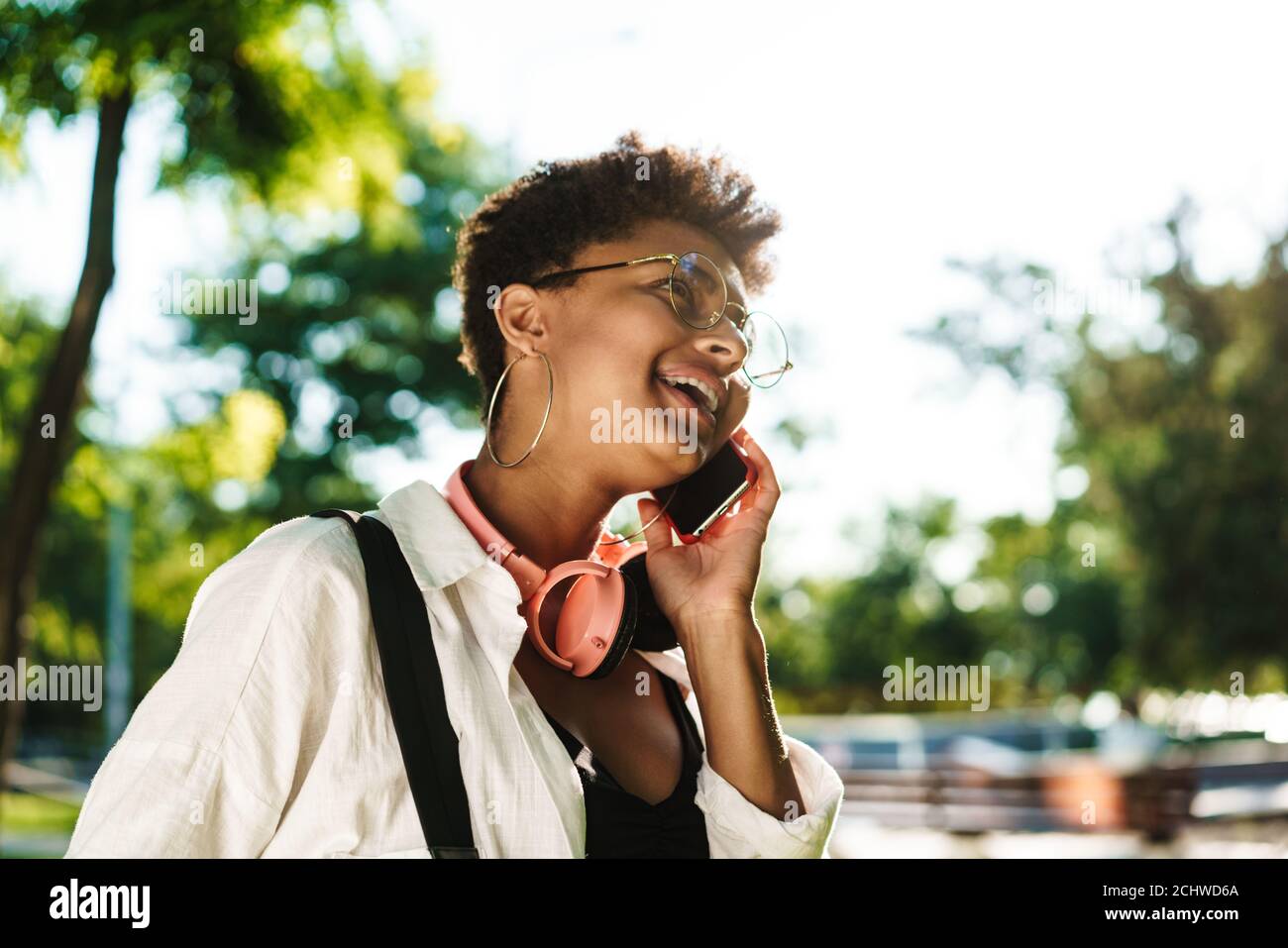 Chit chatting hi-res stock photography and images - Alamy