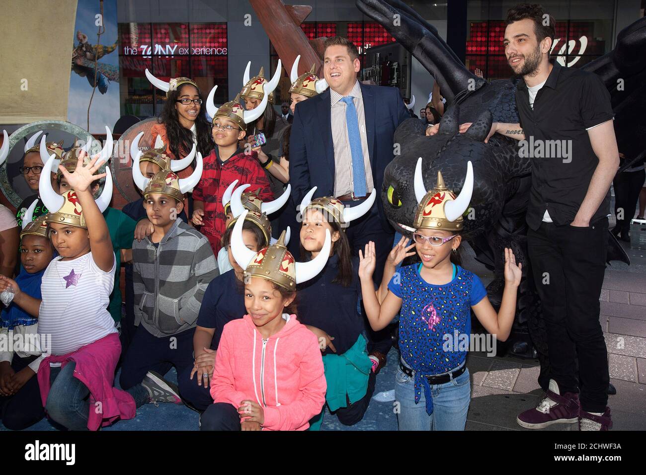 Toothless the dragon hi-res stock photography and images - Alamy