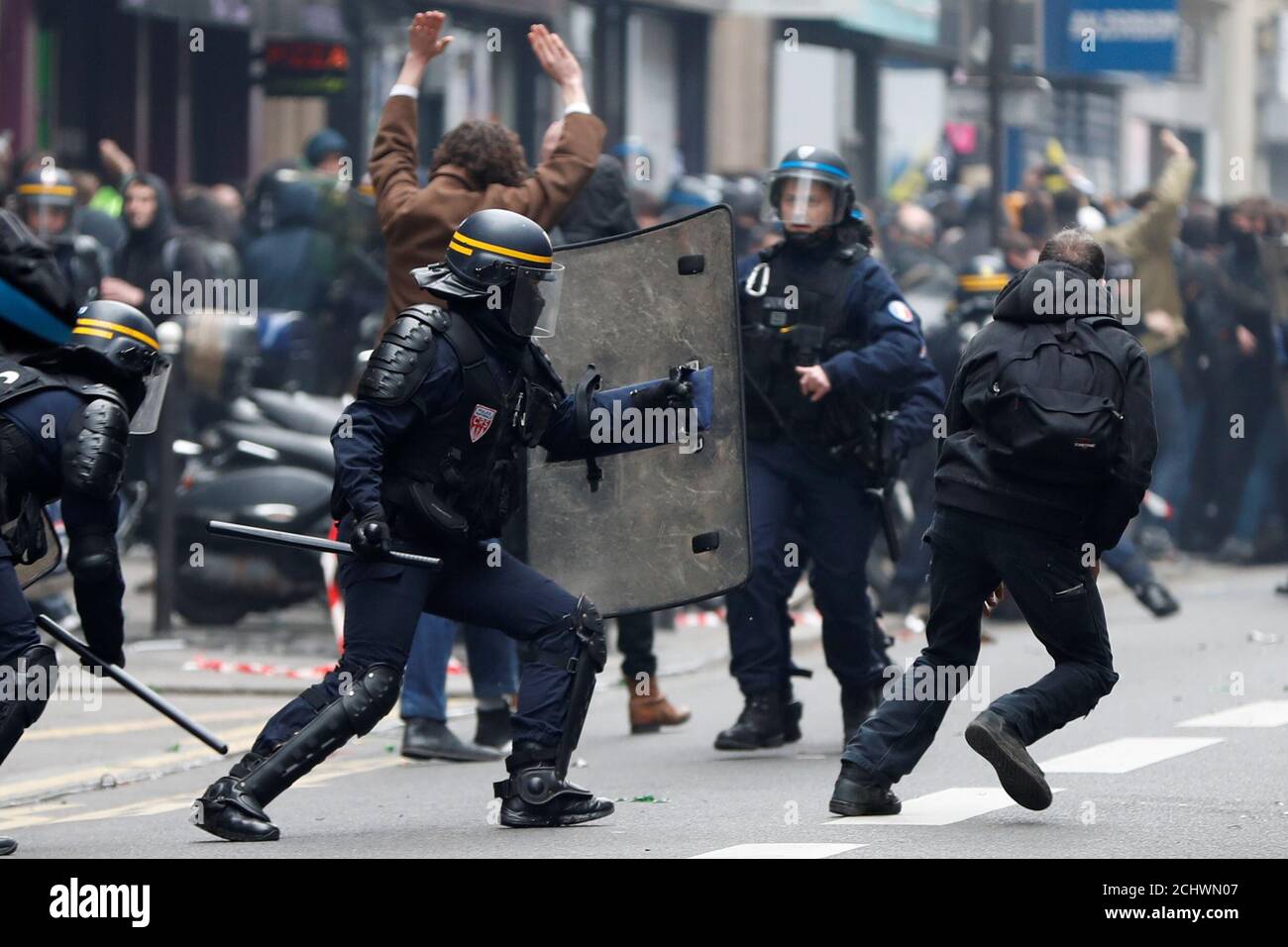 Crs riot policemen hi-res stock photography and images - Alamy