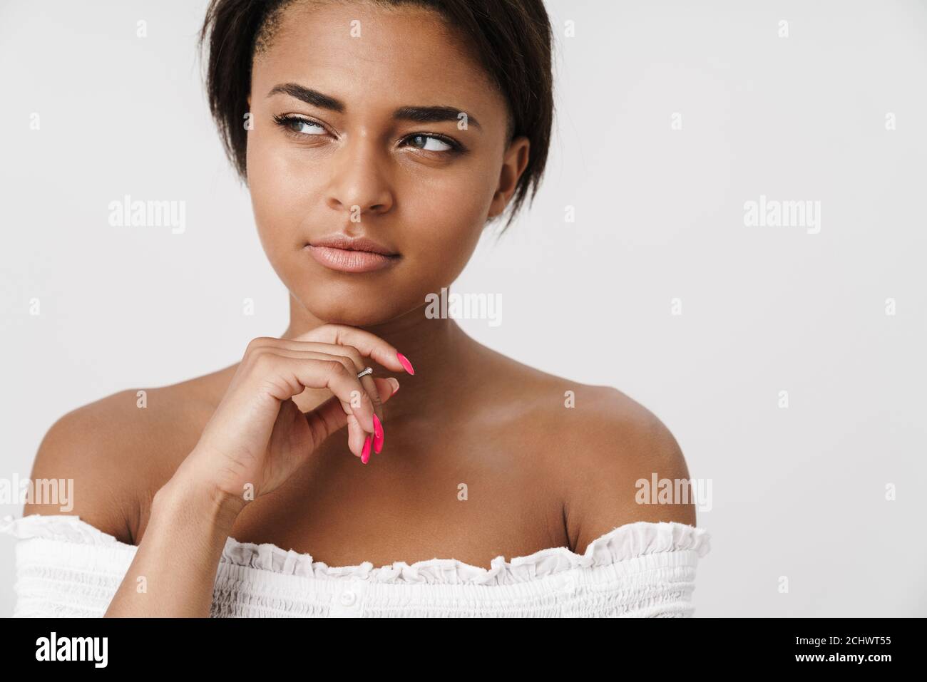Image of thinking african american woman posing and looking aside ...