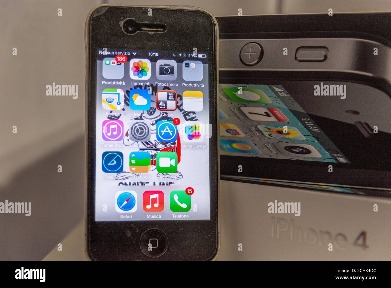 Apple iphone 4 close-up Stock Photo - Alamy
