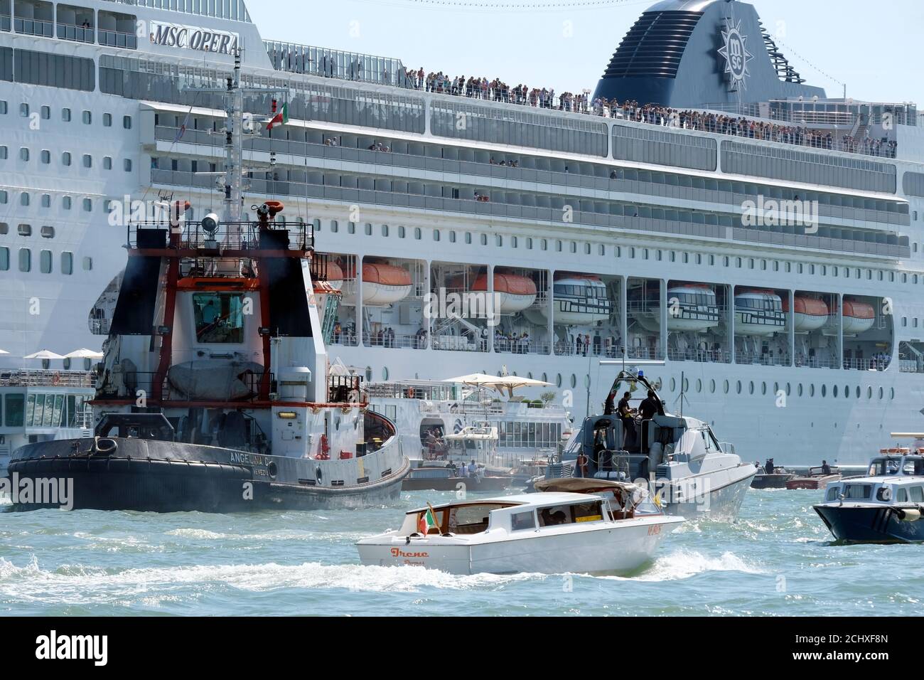 Cruise accident venice hi-res stock photography and images - Alamy