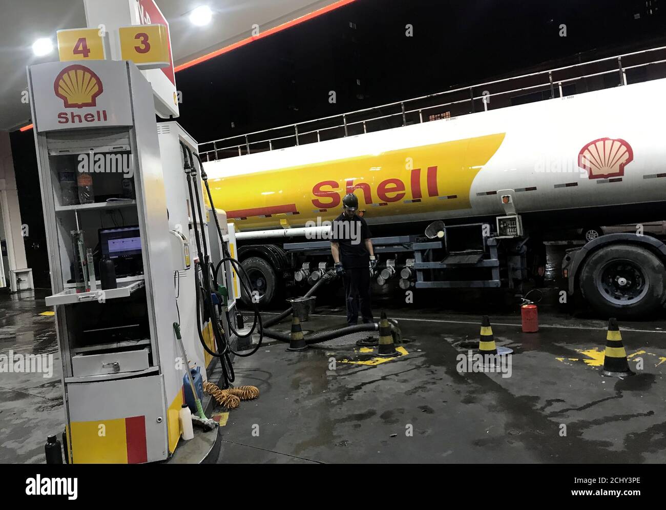 Oil Tank Truck High Resolution Stock Photography and Images - Alamy