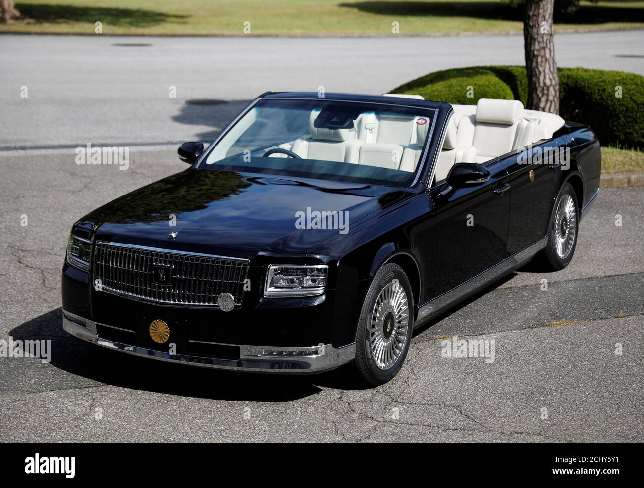 Toyota century car hi-res stock photography and images - Alamy