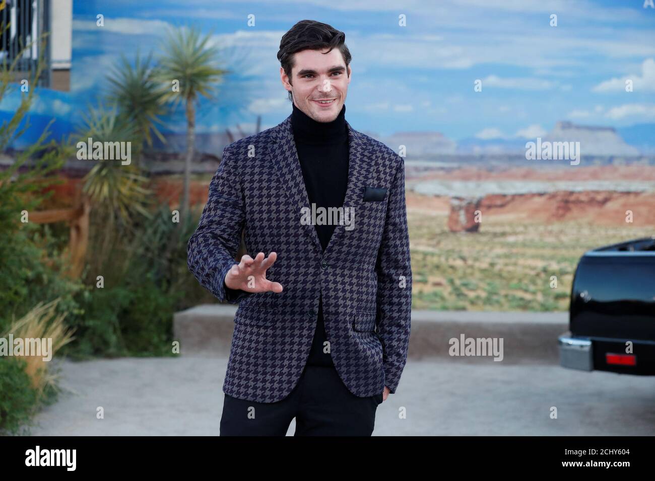 Breaking bad rj mitte hi-res stock photography and images - Alamy