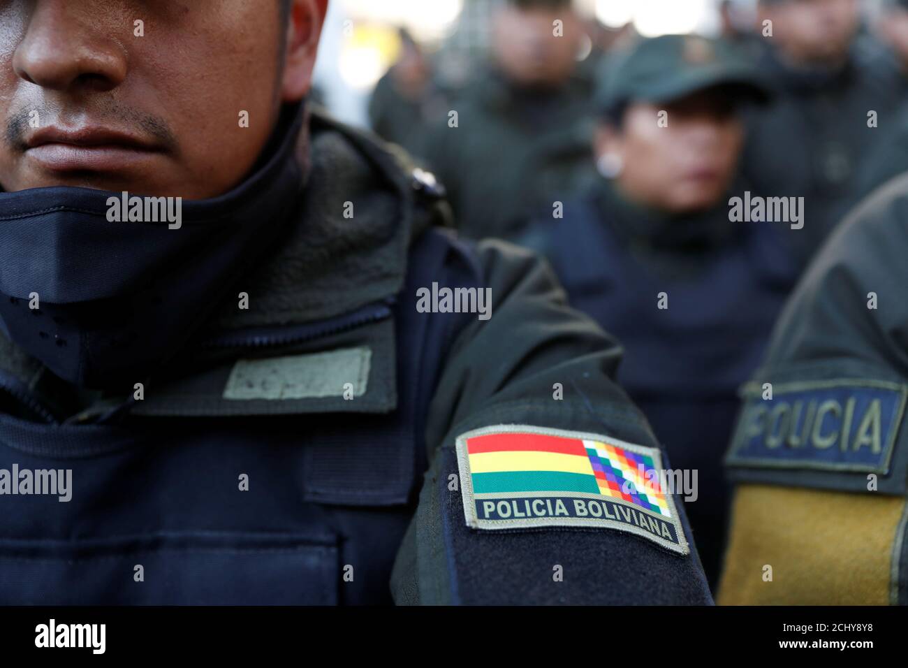 Bolivian police in uniform hi-res stock photography and images - Alamy
