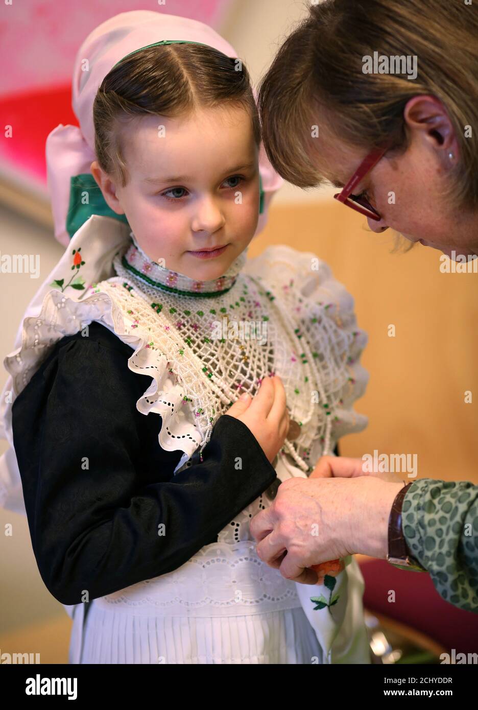 Children Dressed As Birds High Resolution Stock Photography and Images ...