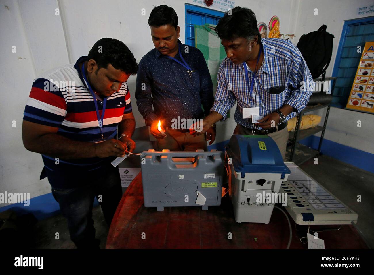 Seal Of Electronic Voting Machine High Resolution Stock Photography and ...
