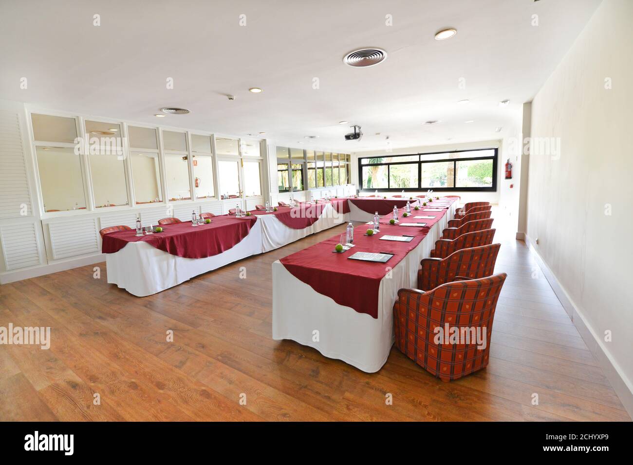 Tables and chairs set up for meeting hi-res stock photography and ...