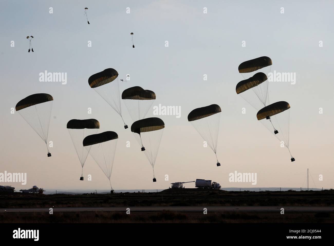 Parachute drop supplies hi-res stock photography and images - Alamy