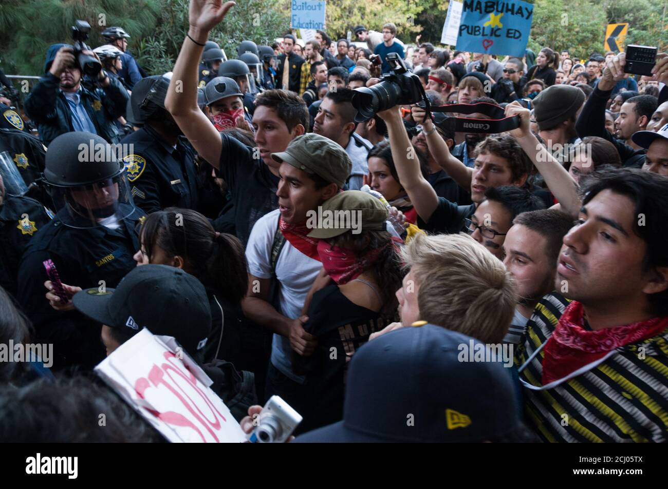 Los Angeles, CA, USA. 20th Nov, 2009. Students and police officers face ...