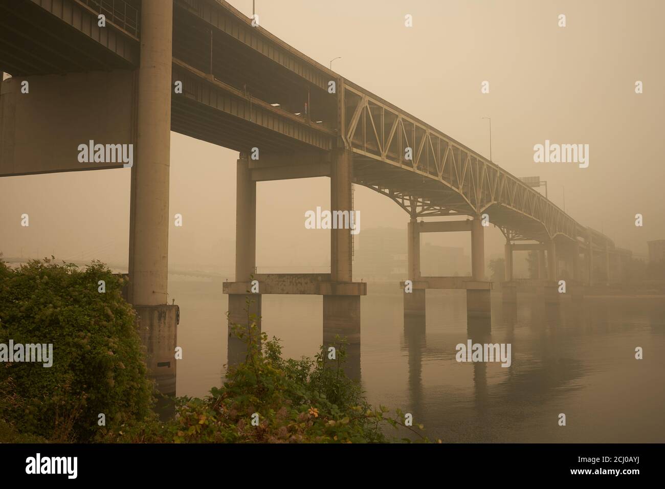 Marquam bridge hi-res stock photography and images - Alamy