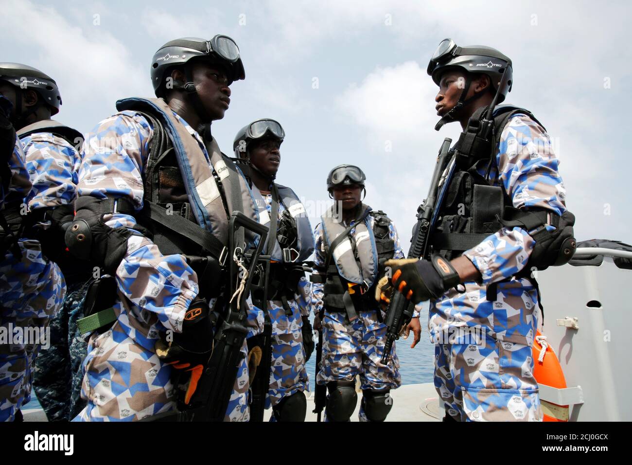 Assault boats hi-res stock photography and images - Alamy