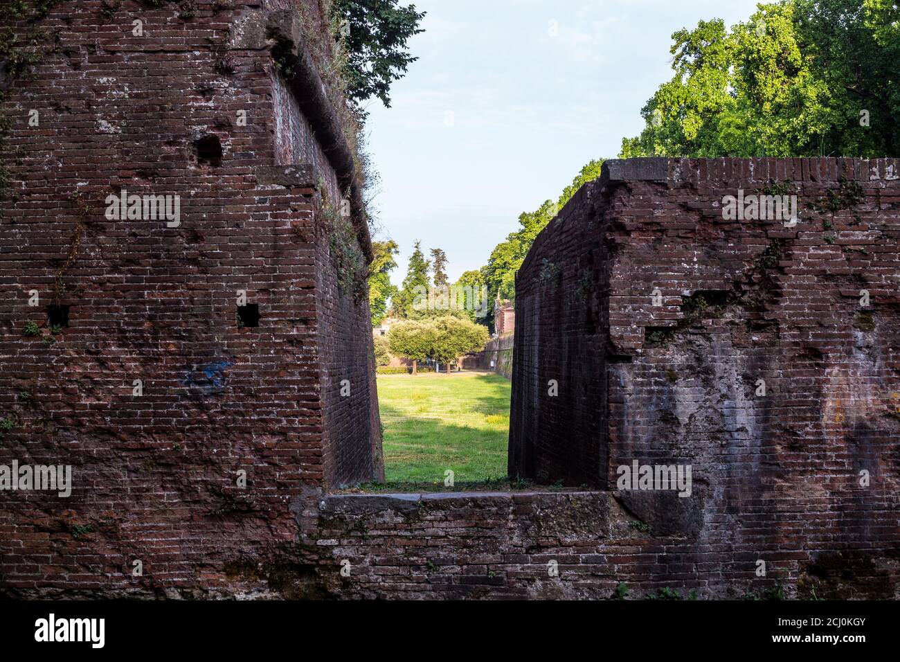 Lucca italy walls hi-res stock photography and images - Alamy