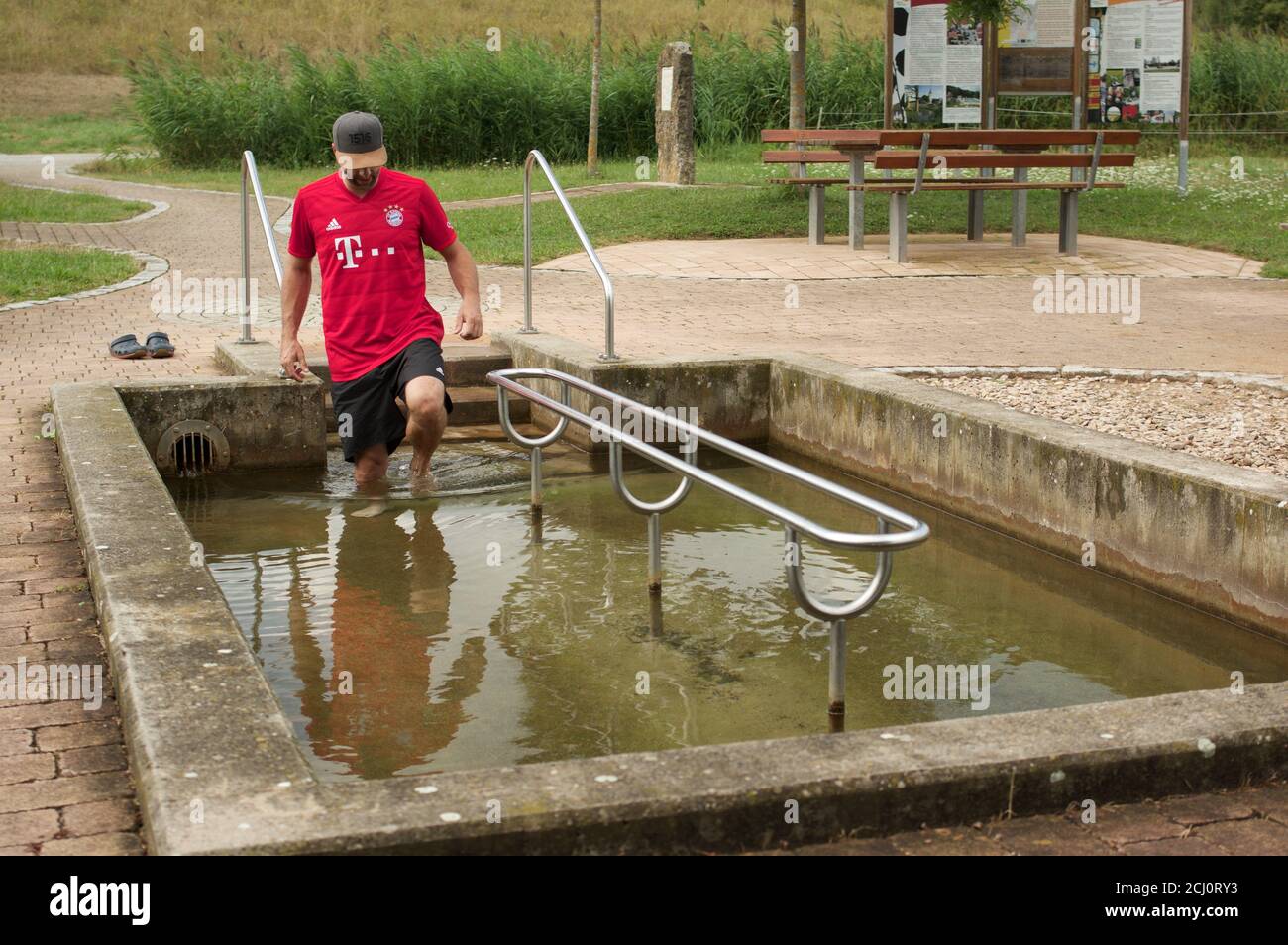 Cold water therapy hi-res stock photography and images - Alamy
