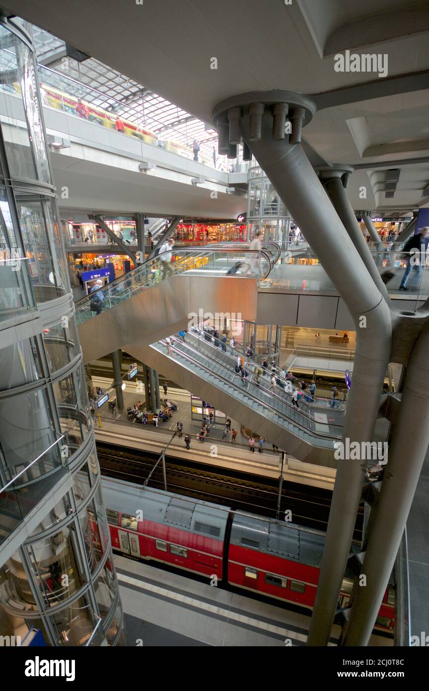 Multilevel platforms at Berlin Central Train Station, Hauptbahnhof ...