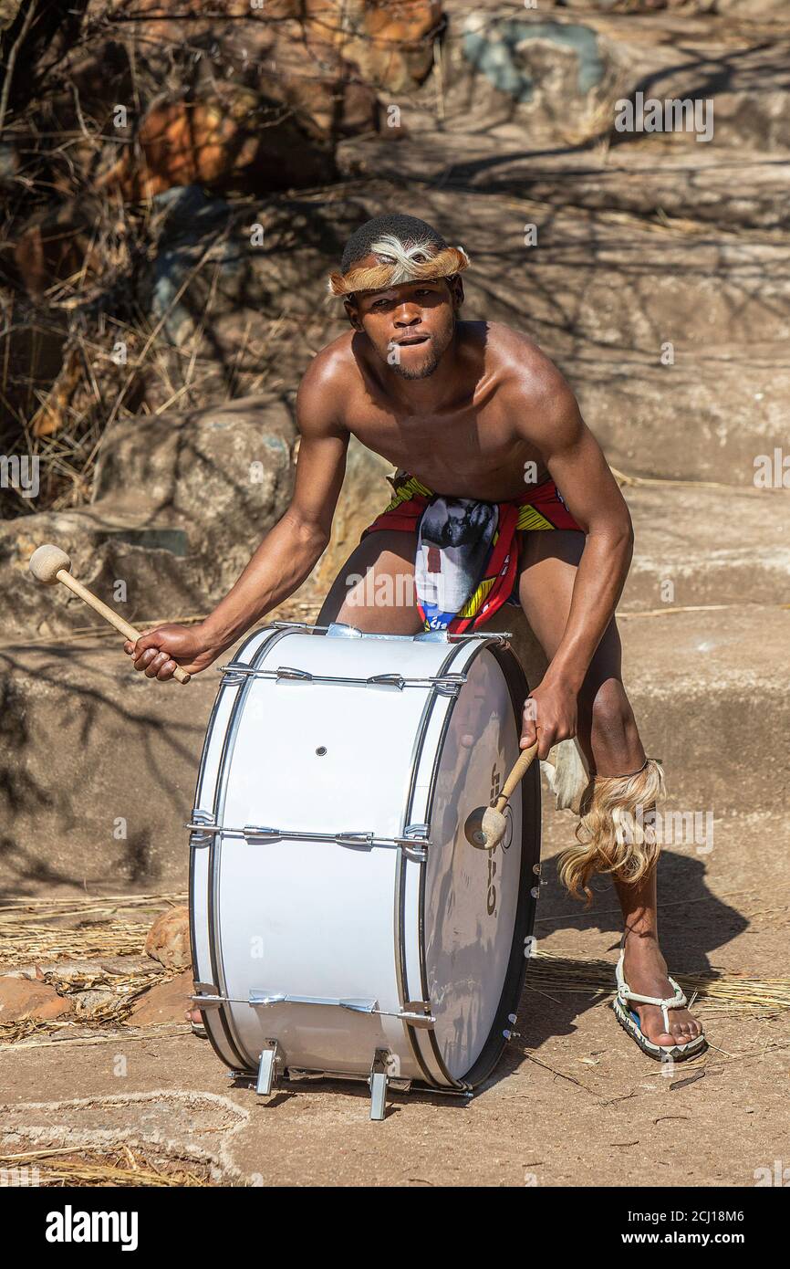 Zulu man hi-res stock photography and images - Alamy