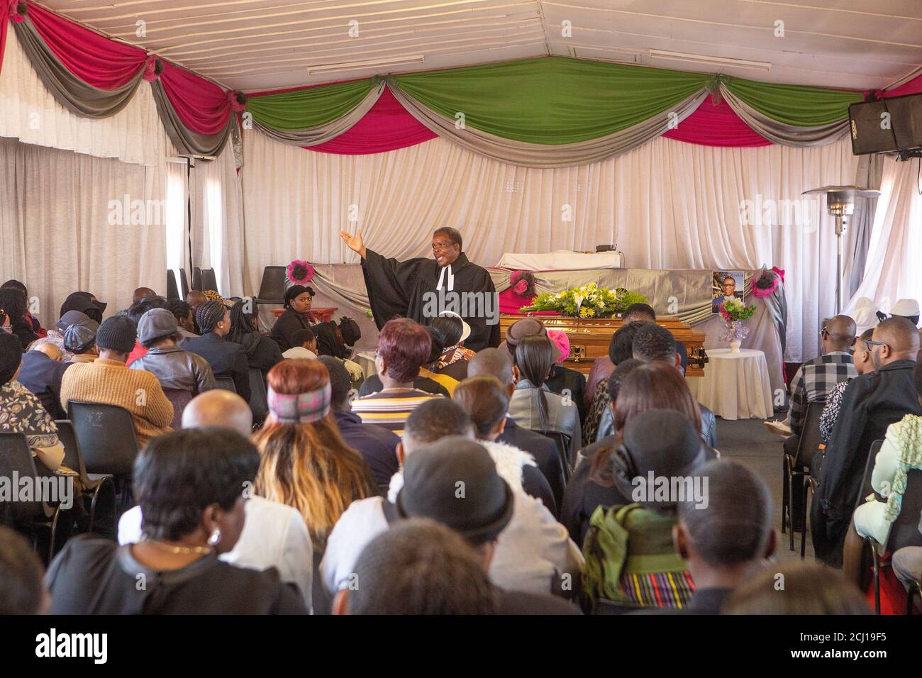 Priest sermon preaching hi-res stock photography and images - Alamy