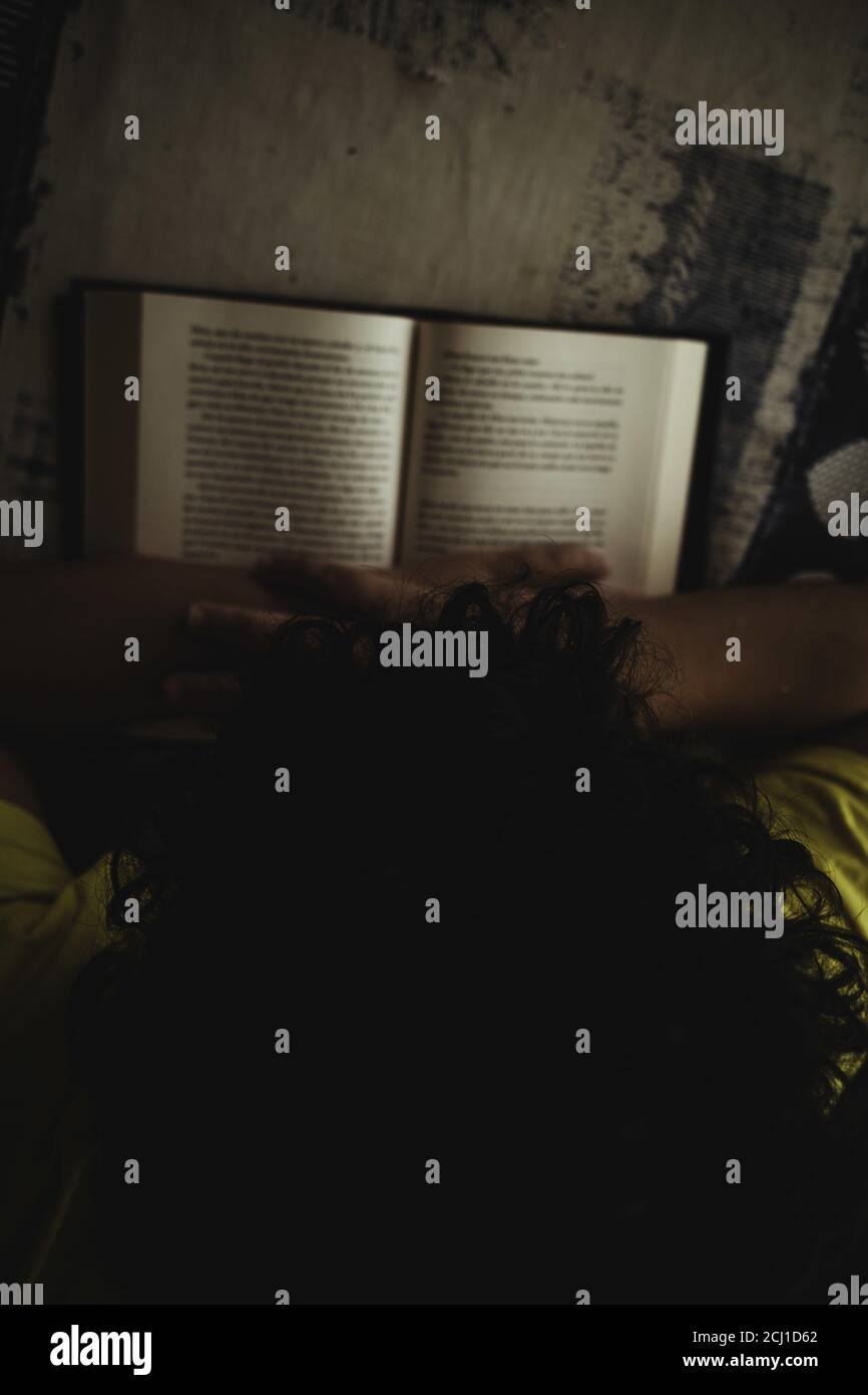 Man reading information hi-res stock photography and images - Alamy