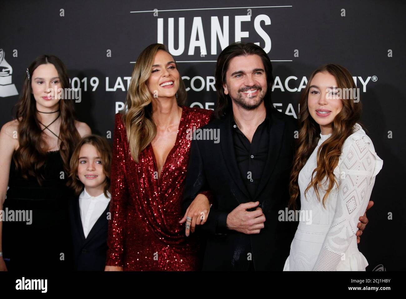 Juanes and wife karen martinez hi-res stock photography and images - Alamy