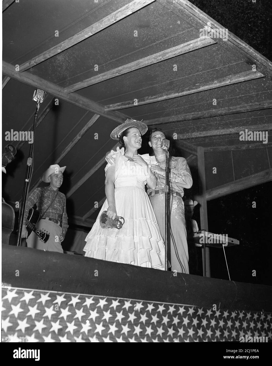Minnie Pearl, Texas Bill Strength 1953 Stock Photo - Alamy