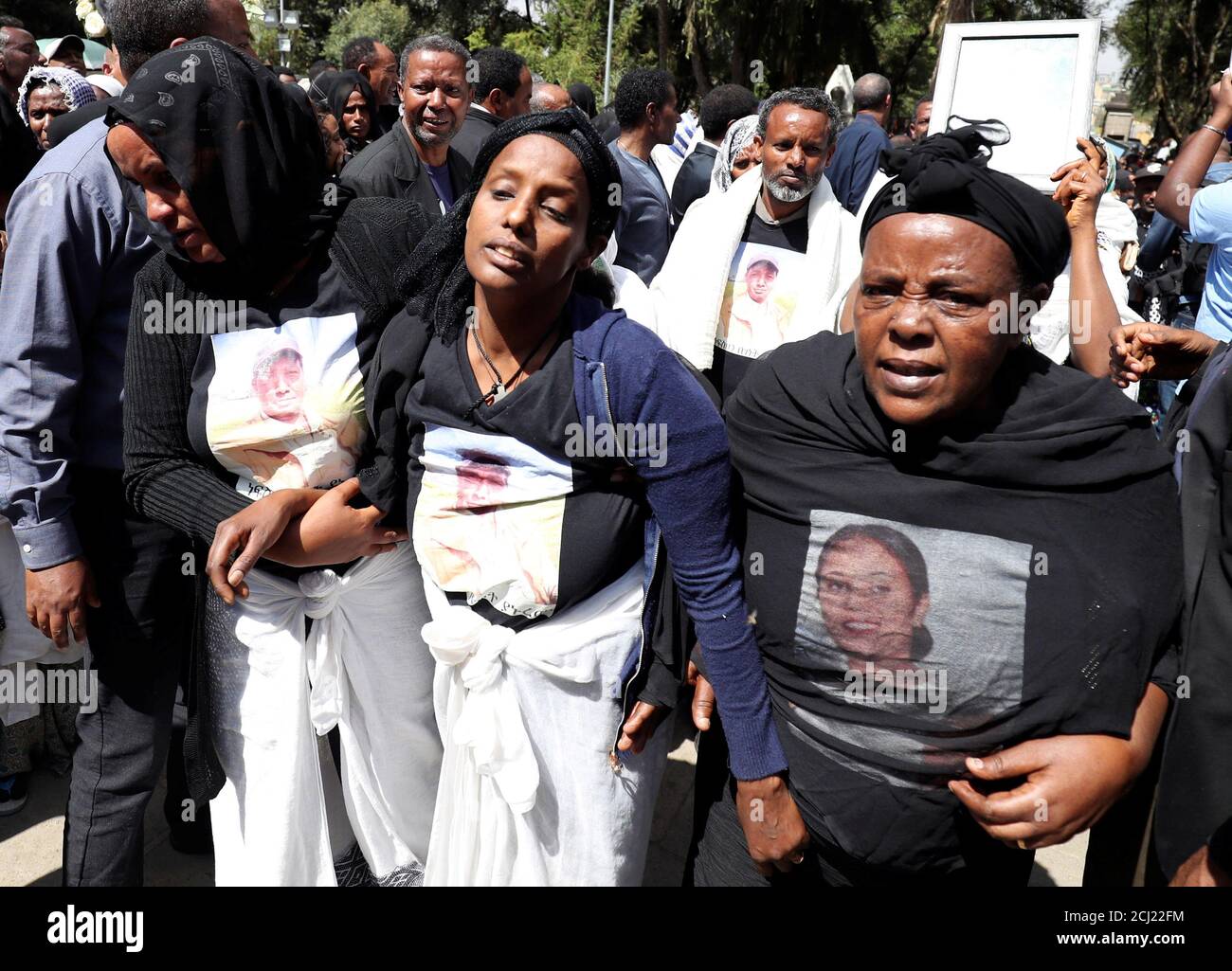 Burial victims airplane crash hi-res stock photography and images - Alamy