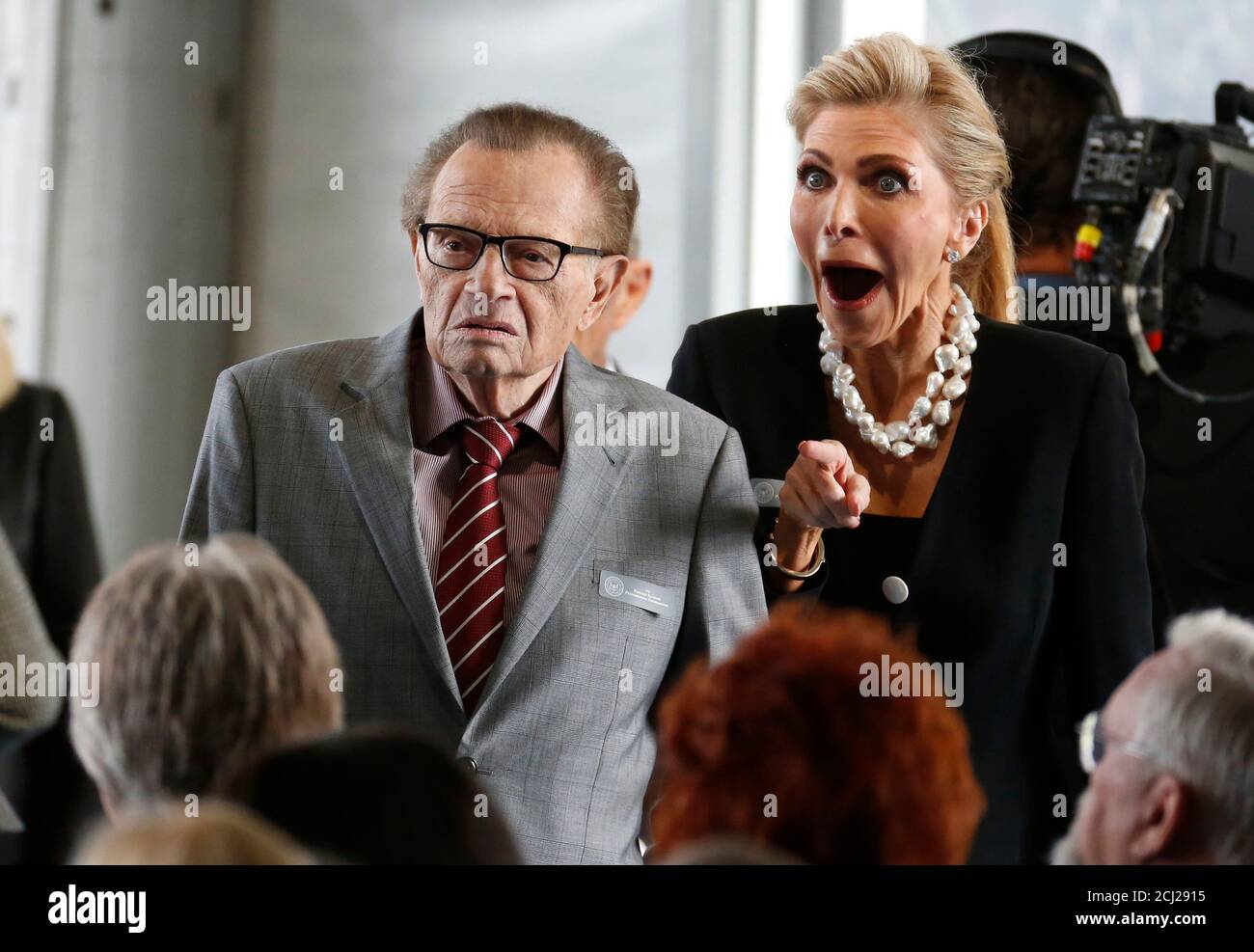 Wife of larry king hi-res stock photography and images - Alamy