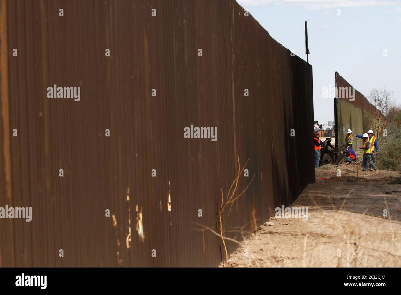 Us mexico border calexico mexicali border hi-res stock photography and ...