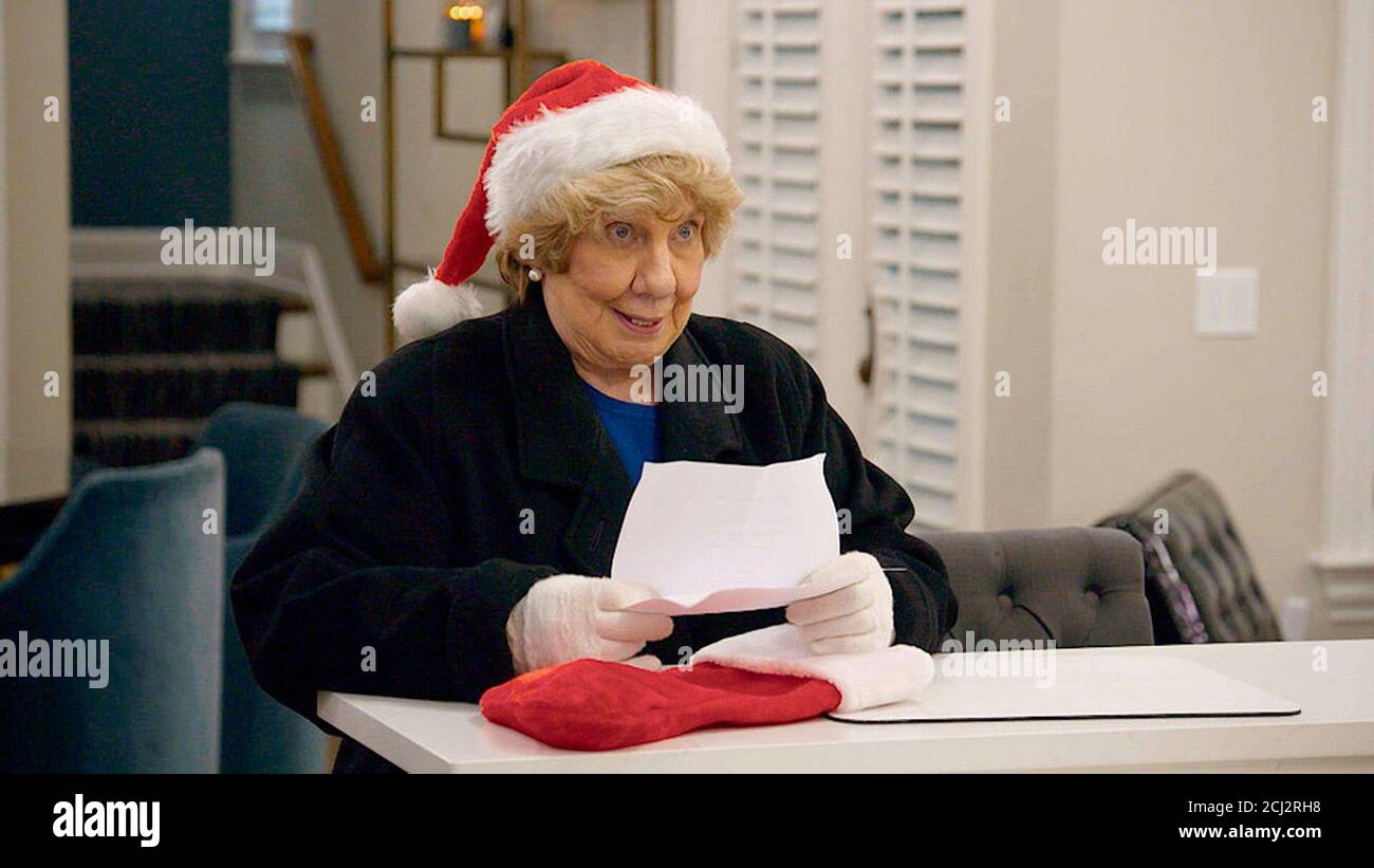 CHRISLEY KNOWS BEST, Faye Chrisley, 'Snitchy Bitchy', (Season 8, ep ...