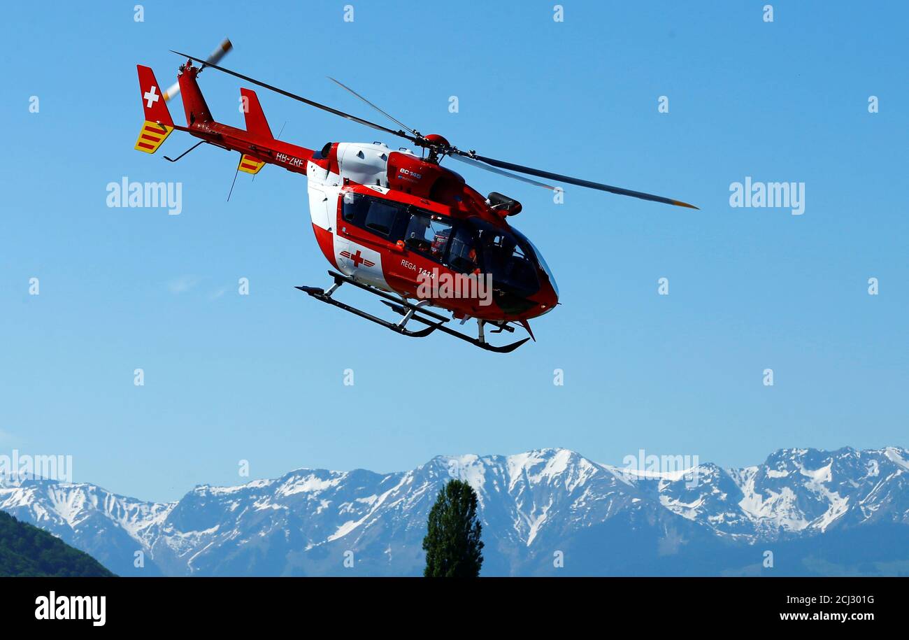 Helicopter swiss air rescue rega hi-res stock photography and images ...