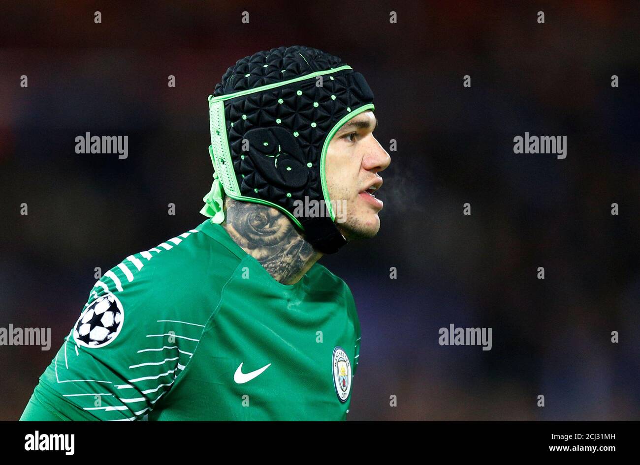 Wearing scrum cap hi-res stock photography and images - Alamy
