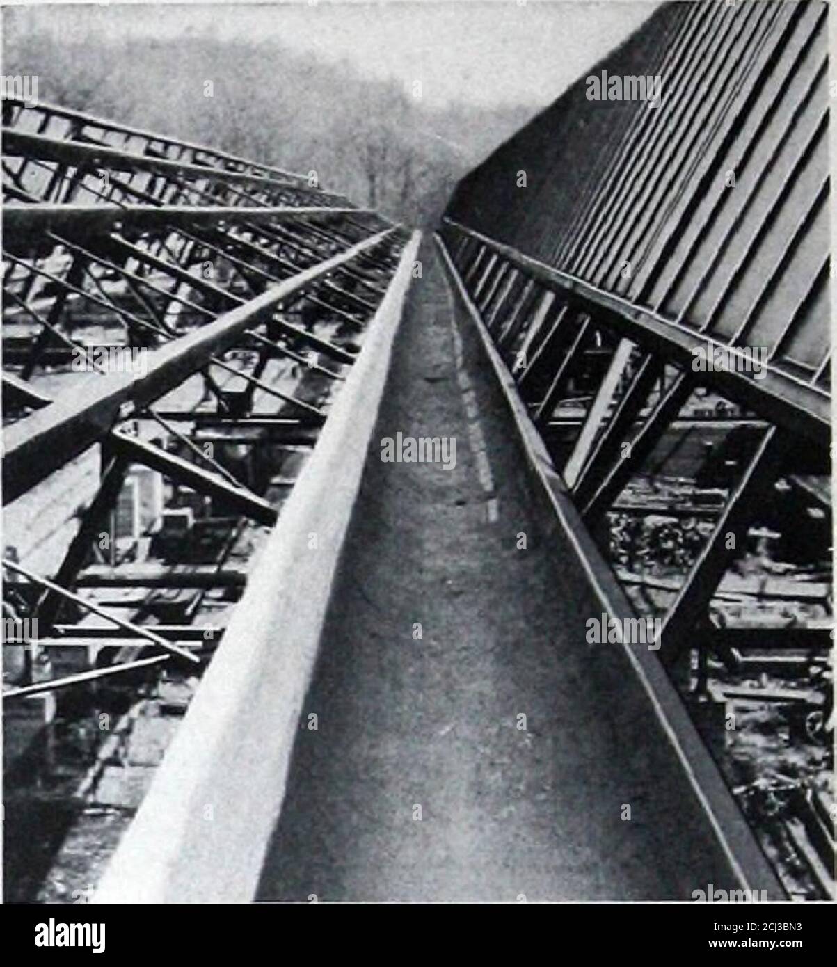 Saw tooth roofs hi-res stock photography and images - Alamy