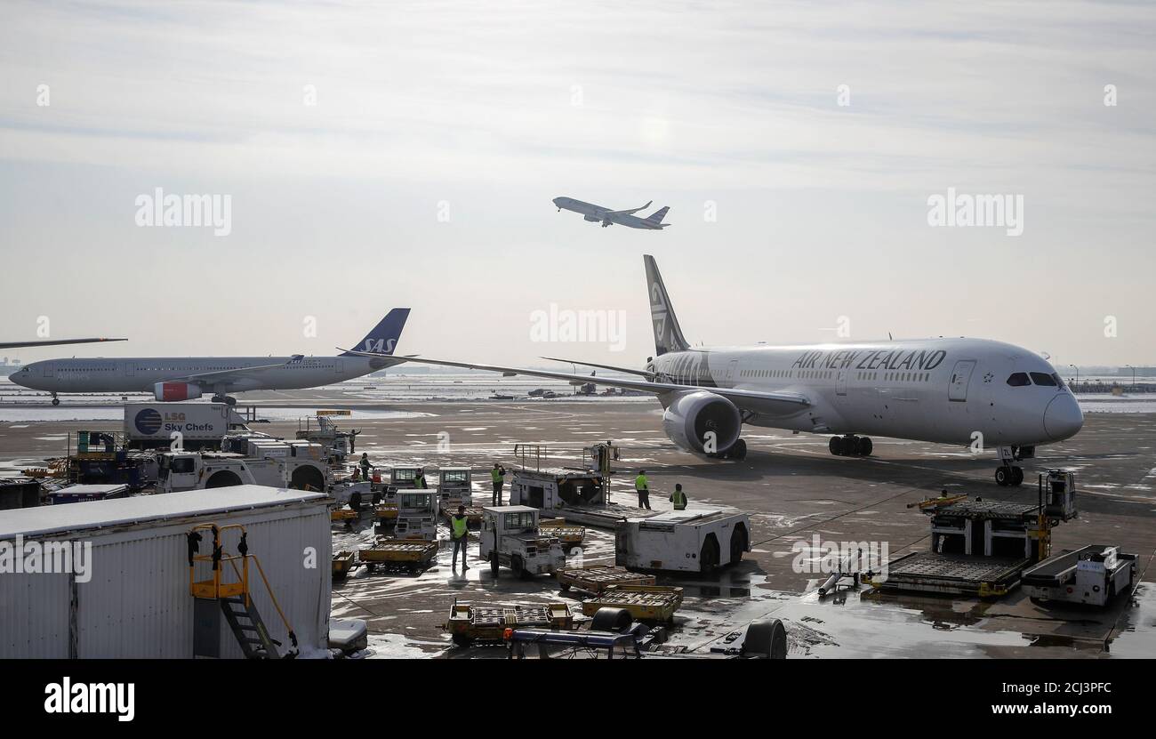 Boeing 787 dreamliner new zealand hi-res stock photography and images ...
