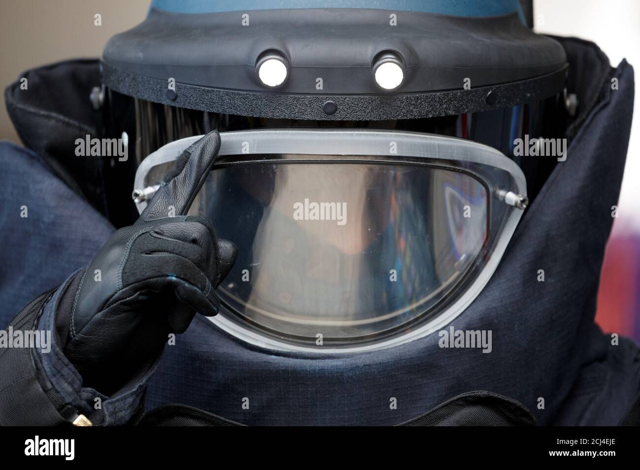 Explosive ordnance disposal eod suit hi-res stock photography and ...