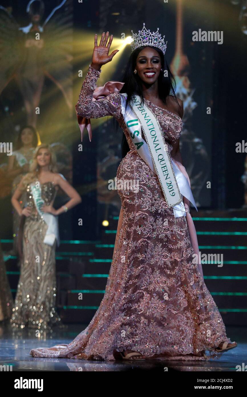 Jazell barbie royale hi-res stock photography and images - Alamy