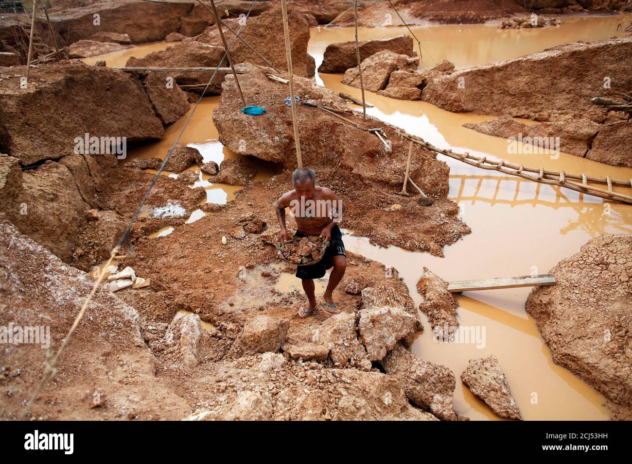 Load of stones hi-res stock photography and images - Alamy