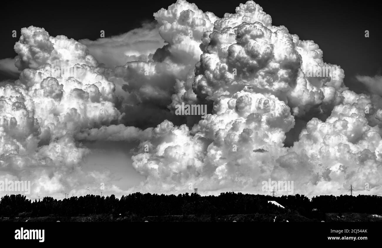 Cumulonimbus clouds rain Black and White Stock Photos & Images - Alamy