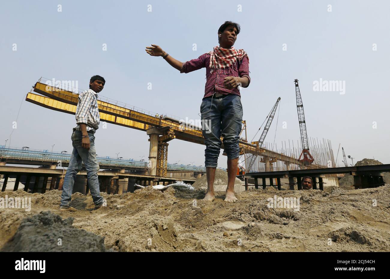 Delhi metro rail construction hi-res stock photography and images - Alamy