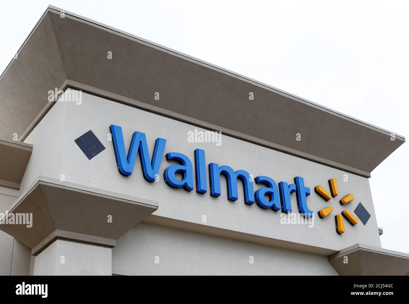 Walmart corporate logo hi-res stock photography and images - Alamy