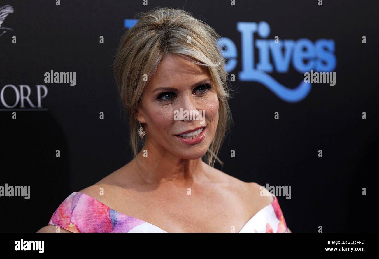Cheryl hines smile hi-res stock photography and images - Alamy