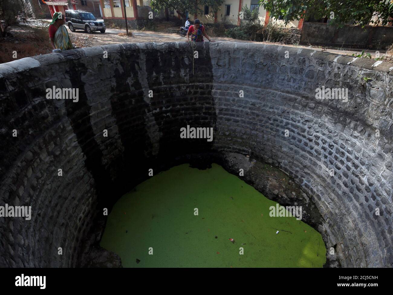 Dried up water well hi-res stock photography and images - Alamy
