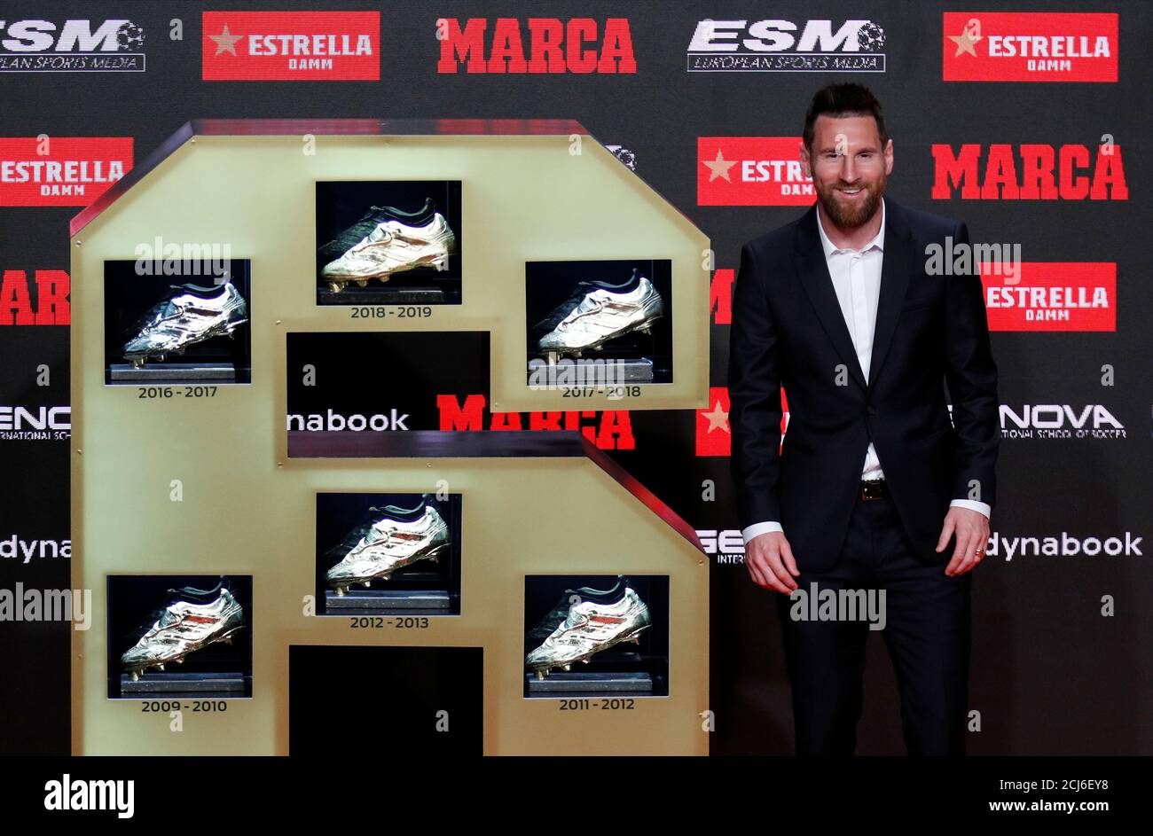 Fc barcelonas lionel messi poses hi-res stock photography and images ...