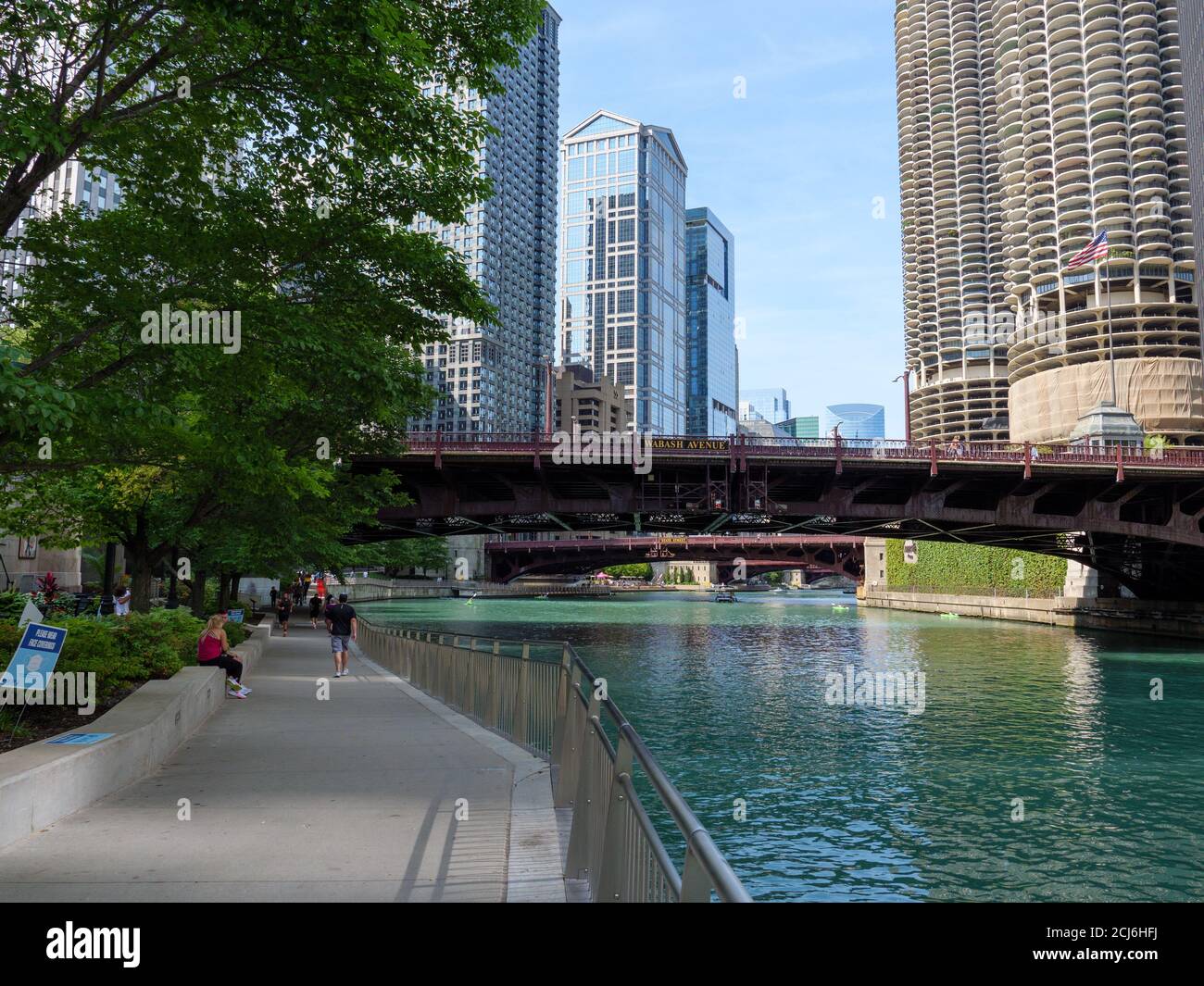 Chicago River and Riverwalk. Downtown Chicago, Illinois Stock Photo - Alamy