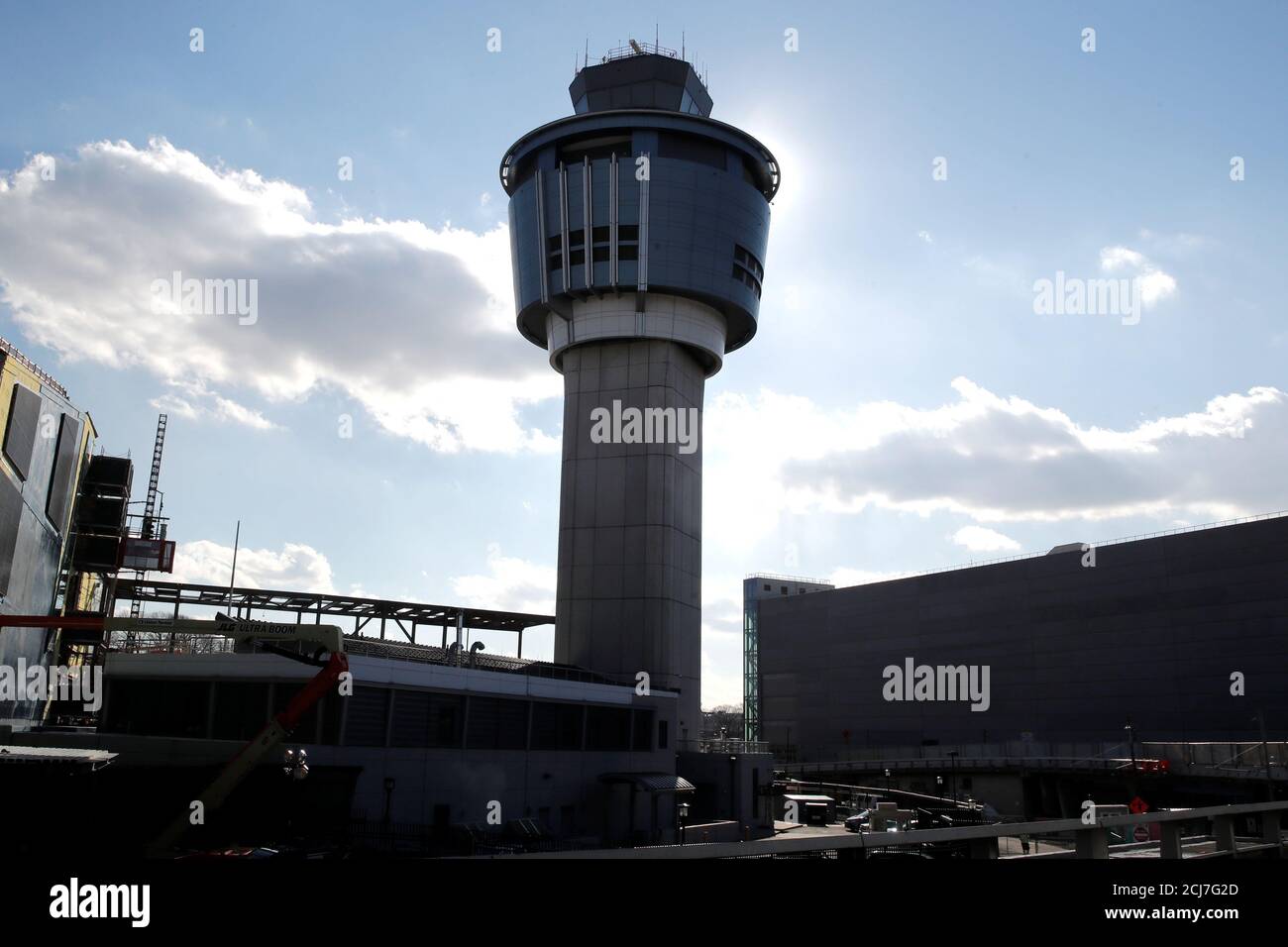 Air traffic control tower at laguardia airport hi-res stock photography ...