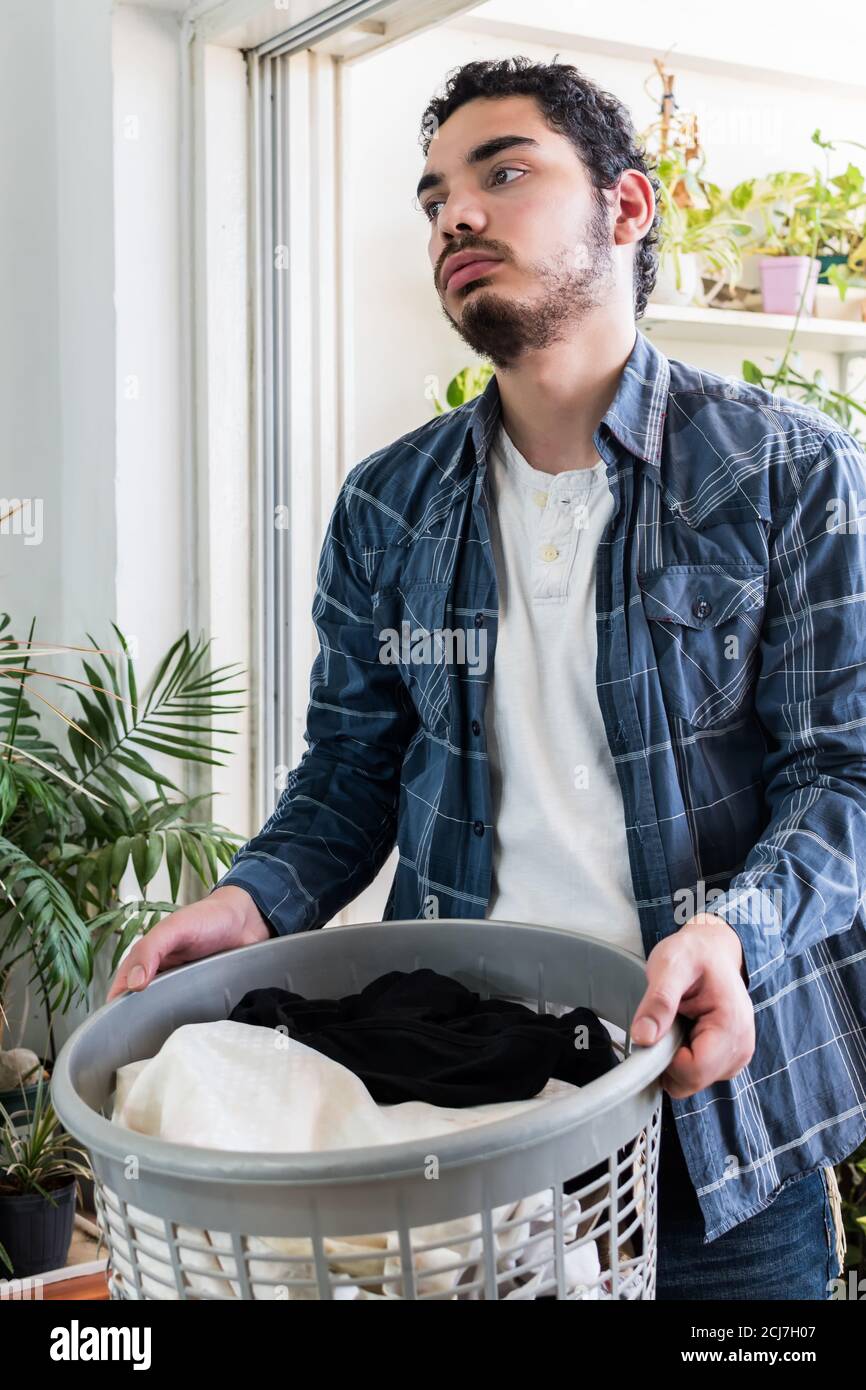 Man carrying washing machine hi-res stock photography and images - Alamy