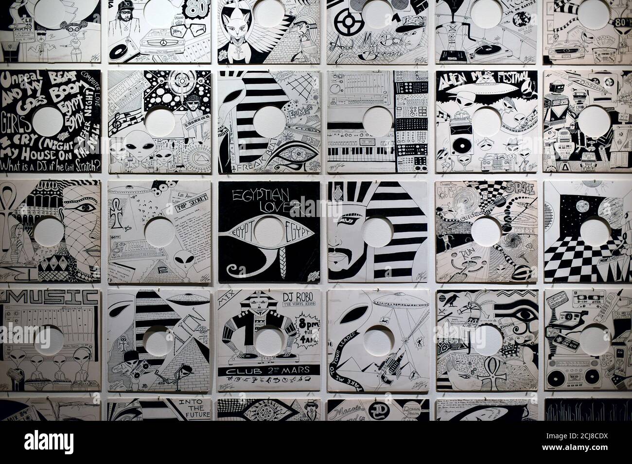 Singed paper hi-res stock photography and images - Alamy